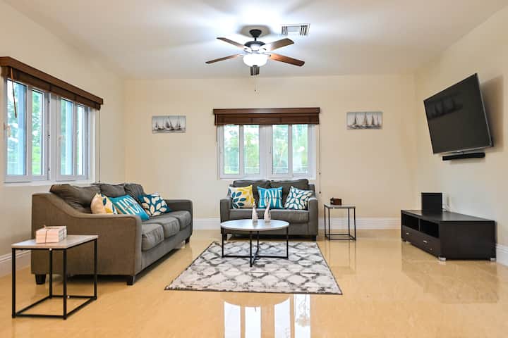 Spacious 2br Near Beach - Freeport