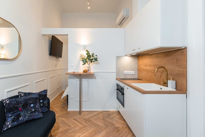 Charming Studio -In The Downtown - Budapest