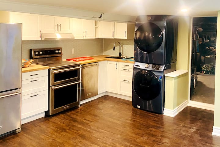 Roncesvalles Cosy Pad - Toronto, ON