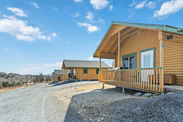Accessible Log Chalet - Lunenburg