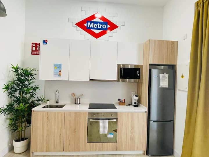 Ap.2-loft 5 Personas. Tranquilo. Metro Y El Retiro - Madrid