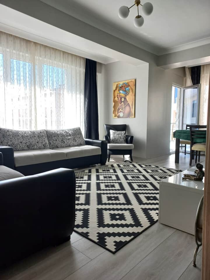 Küçükyalı'da E-5 Ve Metroya Yakın Yeni Bina - Maltepe