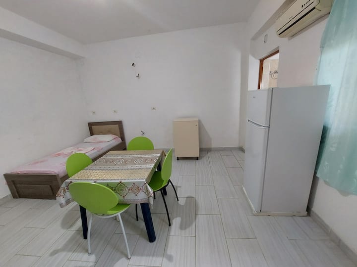 2 Bedrooms At Jungle House : White Room - Borsh