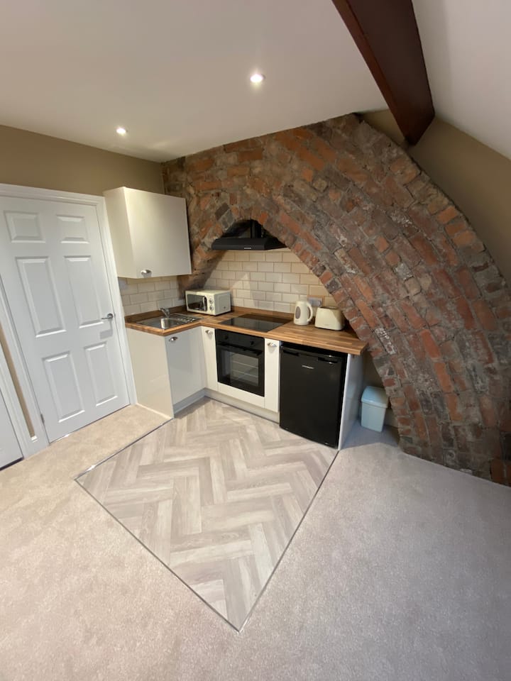Studio Flat, Town Centre - Barnsley