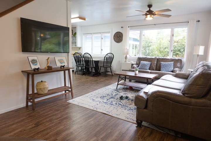 Creek Side Cottage - Ketchikan, AK