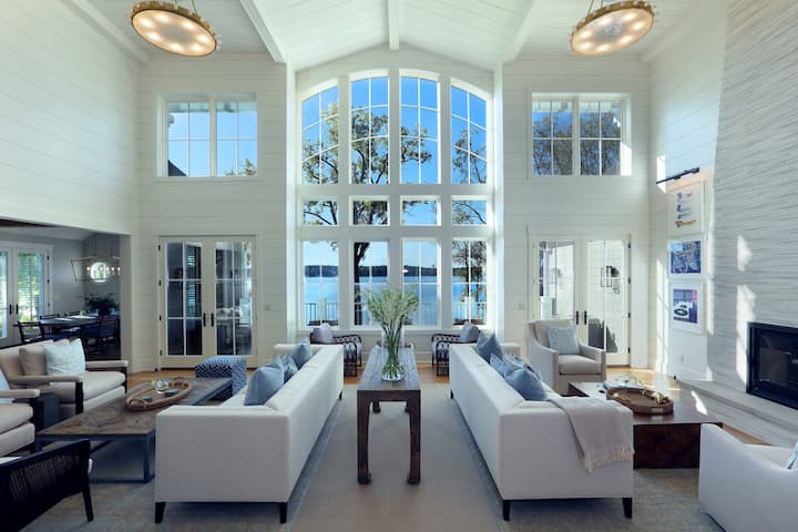 Luxury Lakefront Retreat - Brooklyn, MI