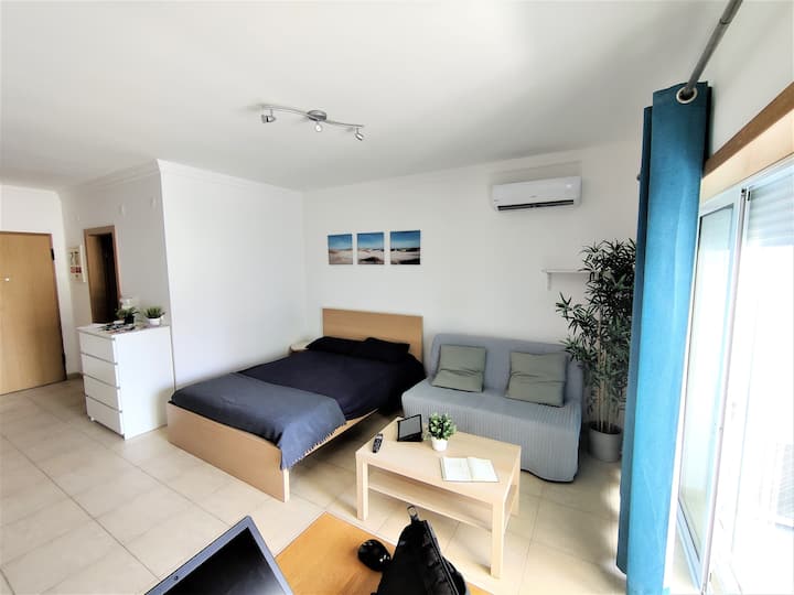 Super Cozy Studio - Air Cond, Wifi, Pool, Cable Tv - Portimão