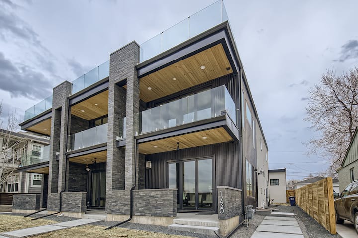 New Gorgeous Lake Front Property Centrally Located - Denver, CO