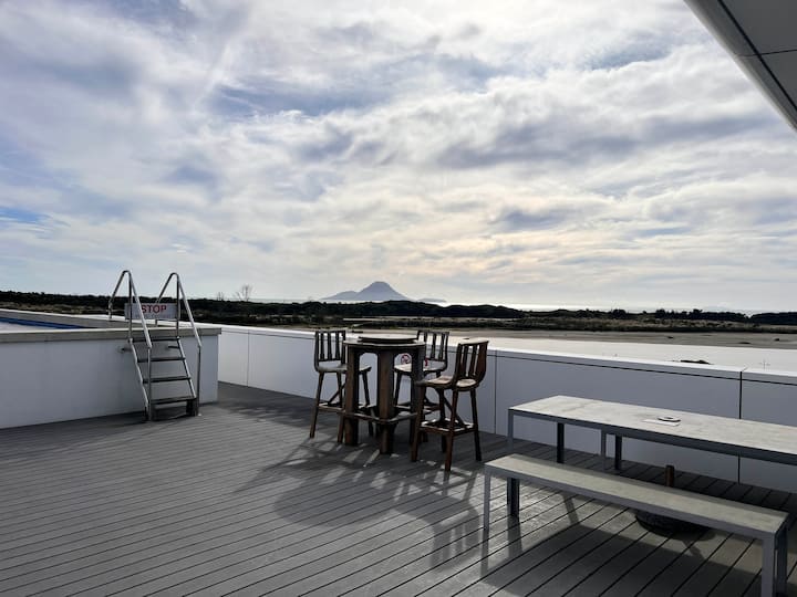 Central Apartment With Pool, Sauna & Small Gym - Whakatane