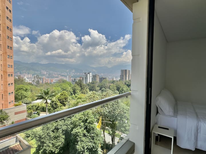 902 Familiar, Amplio, Cómodo Y Con Hermosa Vista - Medellín