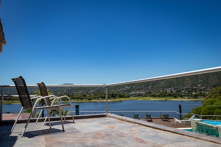 Casa Grande Con Vista Al Lago En Villa Del Lago - Villa Carlos Paz