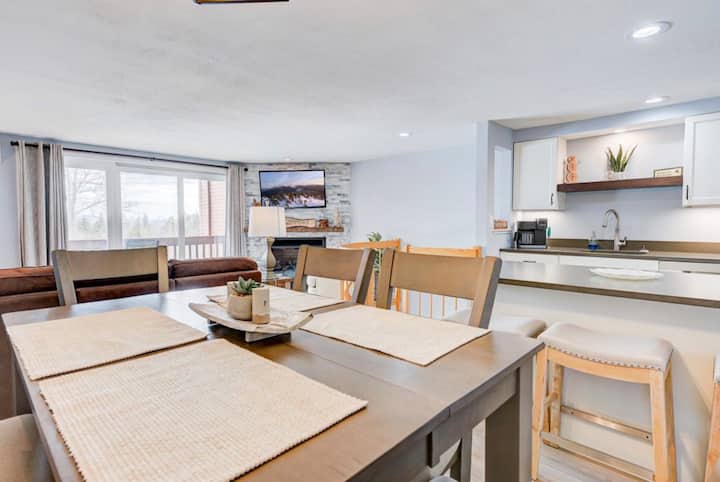 Remodeled Condo - Ski & Santa’s Village - Pool - Jackson