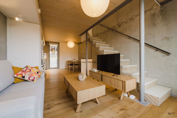 Urban Chic Townhouse | 2br Modern Industrial Vibe - Taranaki