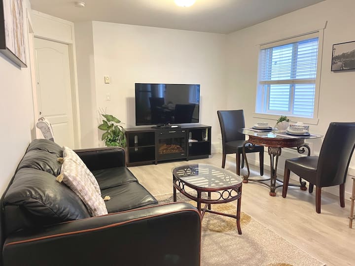 Entire Guest Suite In White Rock - Queen Size Bed - Surrey, BC