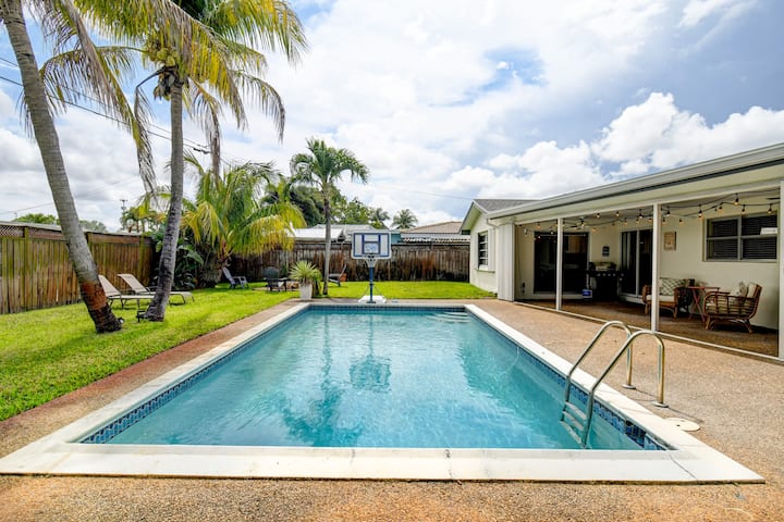 Tranquil Oasis: Pool & Fire Pit In Boynton - ボイントンビーチ, FL