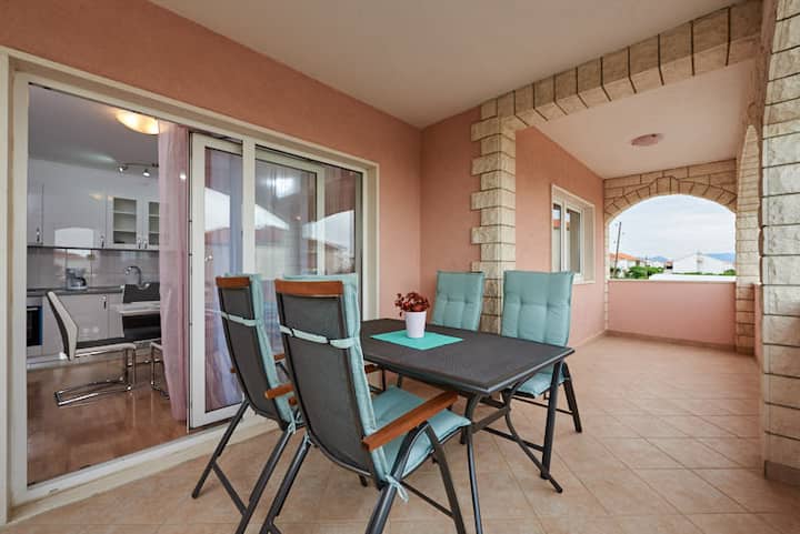 Apartman Sunny (6 + 2) - Trogir
