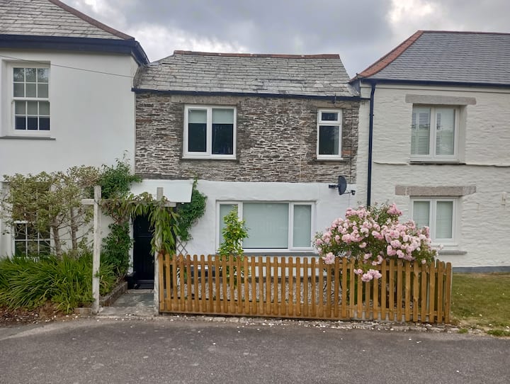 Clease Cottage Sleeps 2 People; Dogs Welcome. - Boscastle