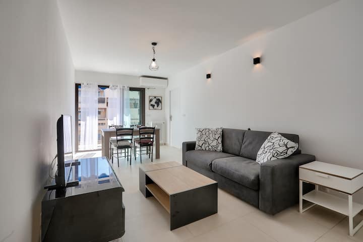 Beau T3 De Standing Dans Résidence En Centre-ville - Antibes