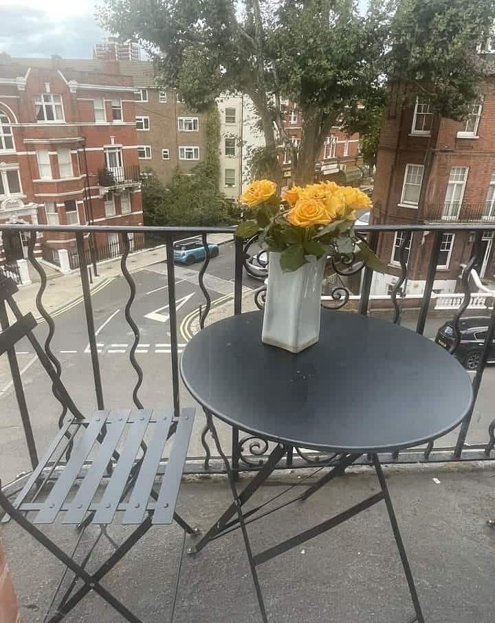 Spacious & Bright One Bed Flat W/balcony - London