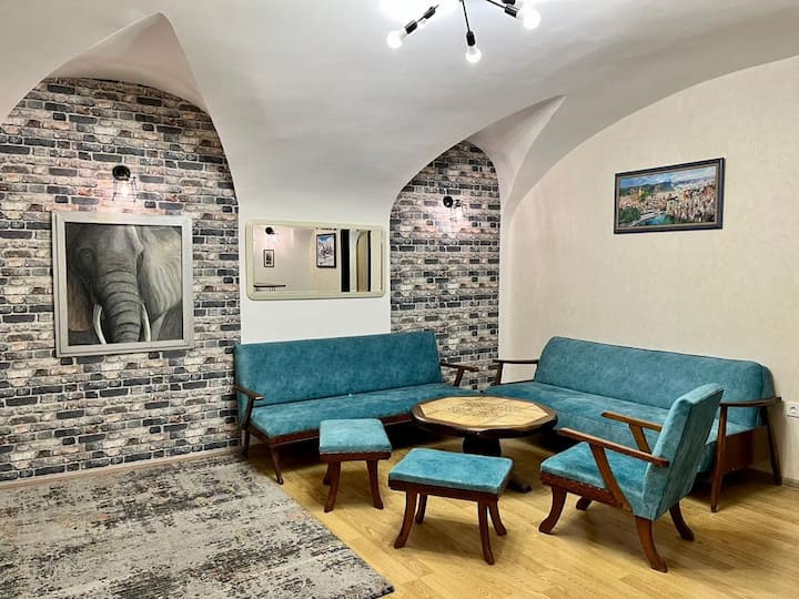 Unique Apartment In The Center Of Tbilisi - Tbiliszi