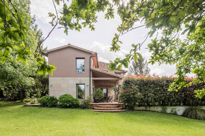 Casa Rural Con 4.000m2 De Jardín - Escapada Ideal! - Nigrán