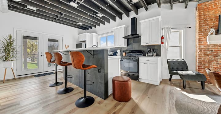 Cool Urban Stay: Downtown Loft - Buffalo, NY