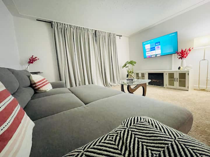 5 Mins To Rogers Center - Edmonton