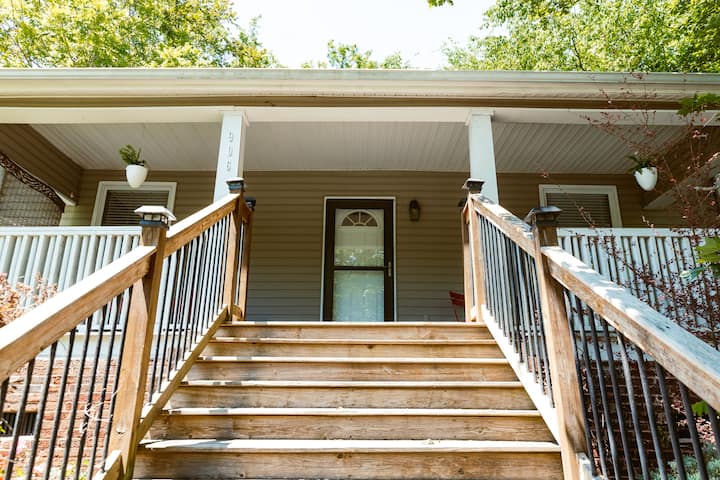 North Chattanooga Hideaway - Signal Mountain, TN