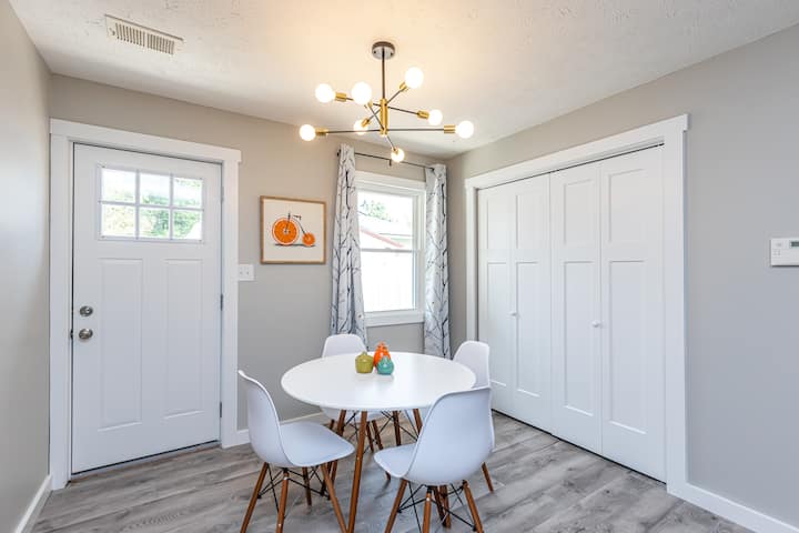 Walk To Rupp Arena | Chic Downtown Lexington Stay - Lexington, KY