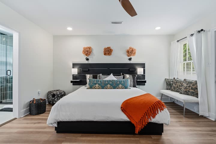 Hoover Exit 10
5.4 Finley/met Center
5.2 Miles Rtj - Hoover, AL