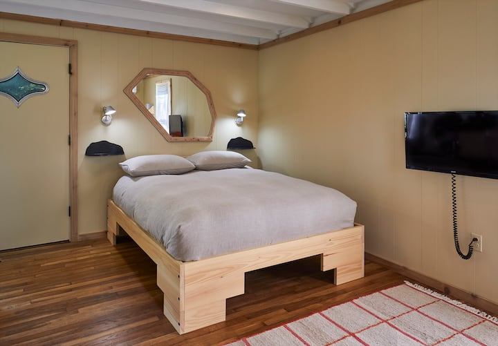 Charming Kerhonkson Cottage - Kerhonkson, NY