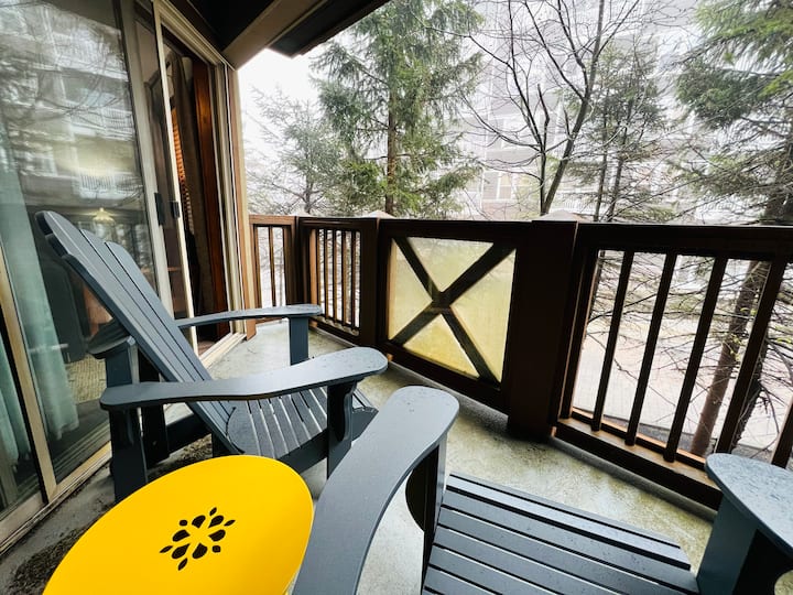 Walk To Slopes! Prime Snowshoe Village Condo - Snowshoe, WV