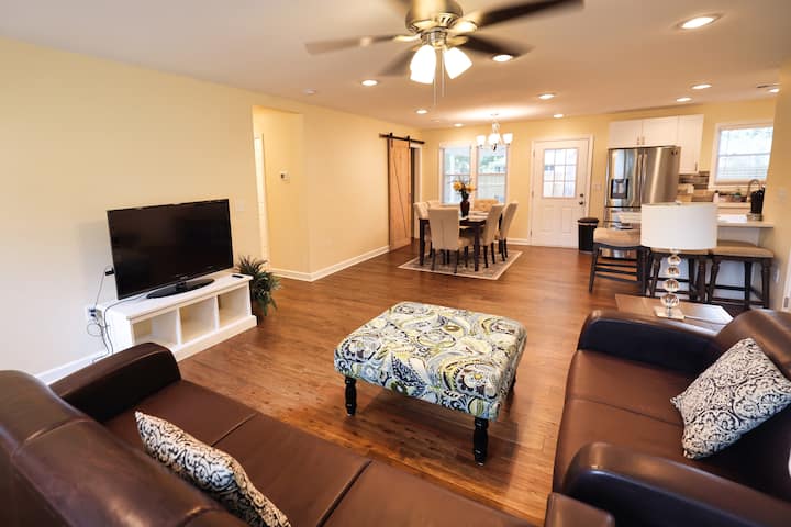 The Pullman Mod: Stylish 4br + Close To The Axn! - Summerville, SC