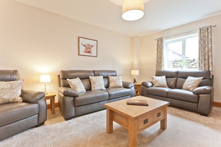 Dog-friendly Arnside Holiday Cottage | Pool Access - Arnside