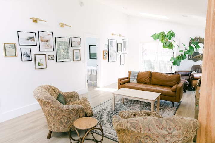 Stylish New Apartment Near Willard Beach W/ Yard - Portland, ME