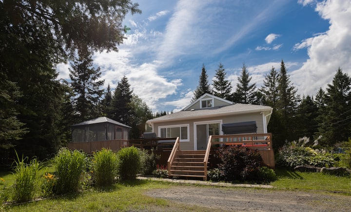 Chalet Au Bord De La Rivière - Laurentides