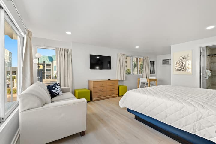 Sunny Studio Near The Beach At Palm Court (#8) - North Myrtle Beach, SC