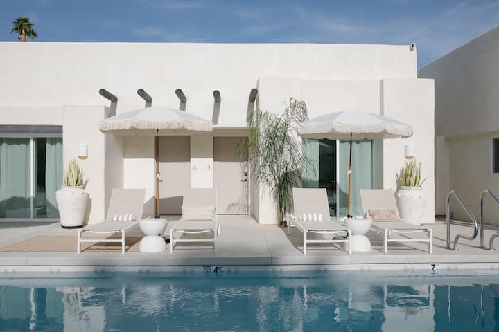 Yara Hotel - Pool Front King Room - Palm Springs, CA