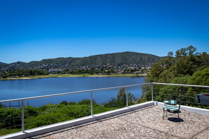 Hermosa Casa Con Vista Al Lago En Villa Del Lago - Villa Carlos Paz