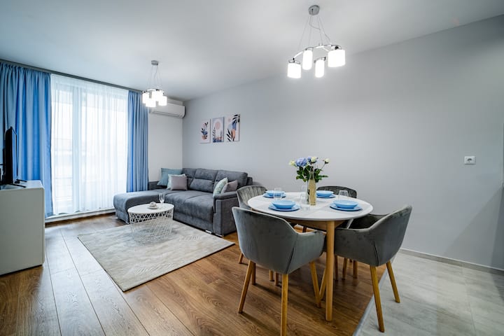 Brand New Downtown Apartment - Varna