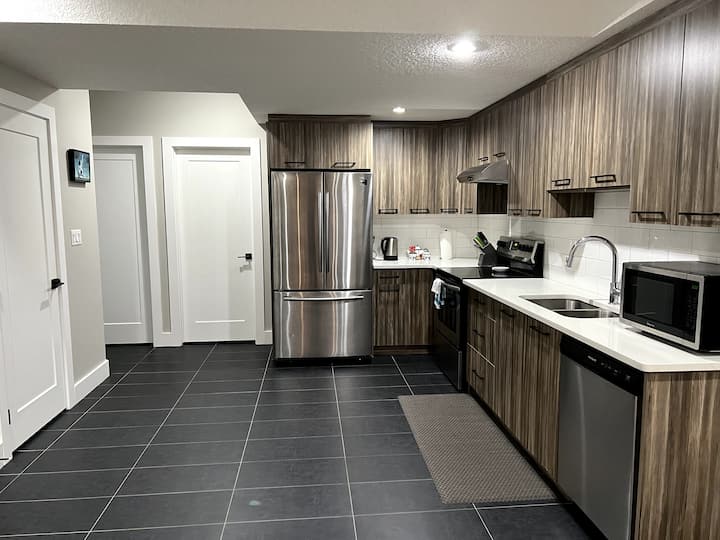 Modern 2 Bedroom Central Edmonton - Edmonton