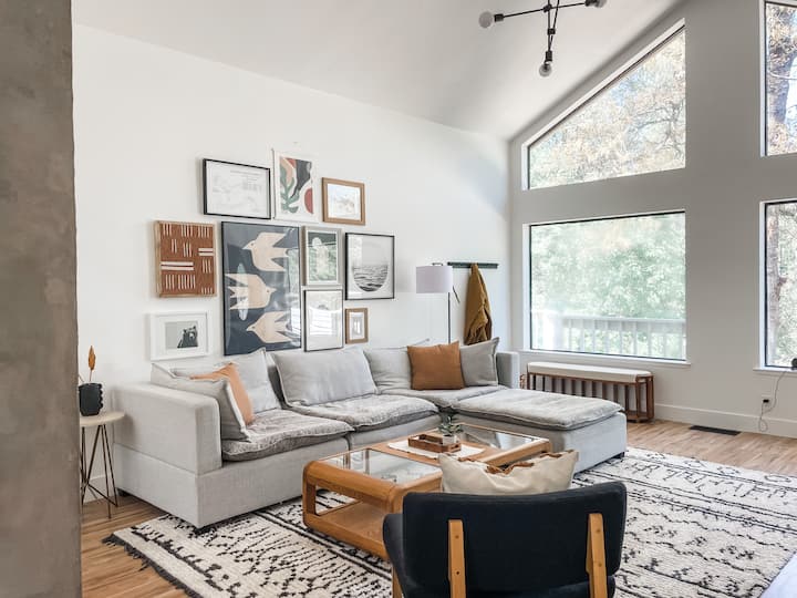 Stylish Yosemite Home In Lake Community - Groveland, CA