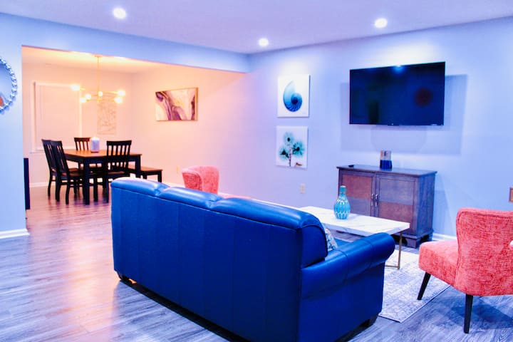 Home Away From Home! Townhome - Chesapeake, VA