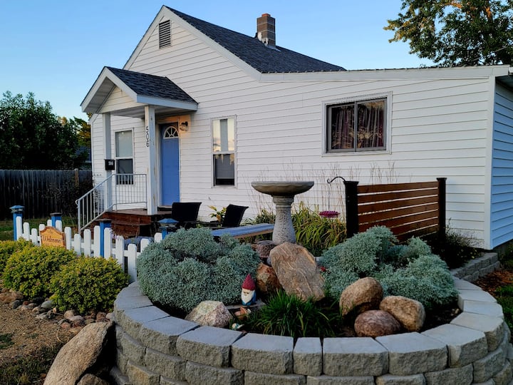 Light Blue Door - Quaint City Home In Park Rapids - Park Rapids, MN