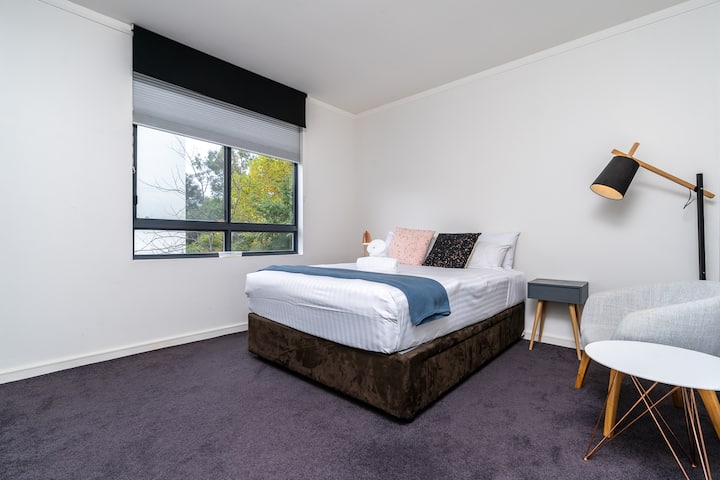 Gateway Apt In Kingston Central! - Canberra