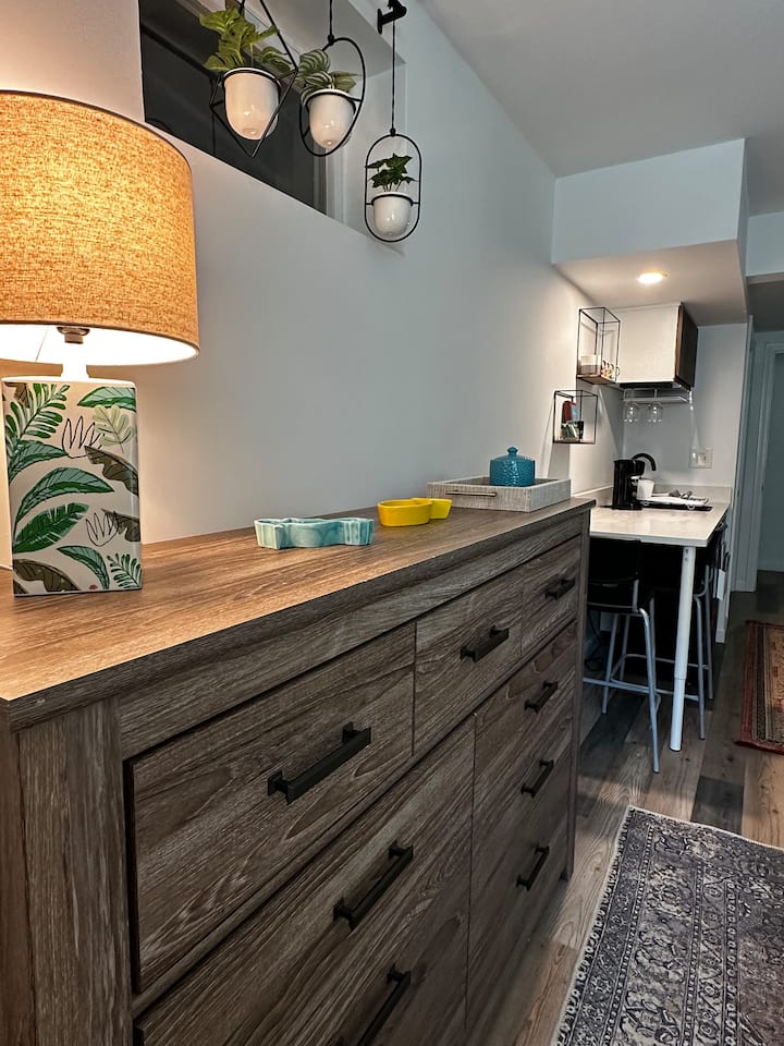 West Shore Suite - Marblehead, MA