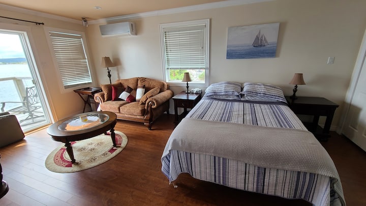 Bishop's Cove Loft Suite - Bay Roberts