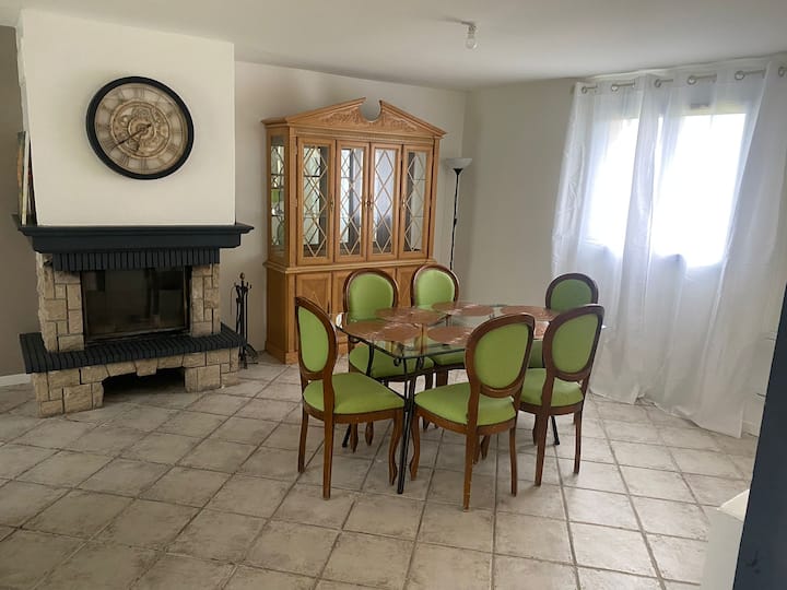 Charmante Maison De Campagne Avec Jardin - Auxerre