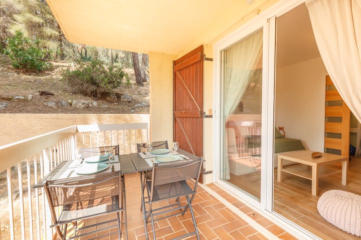Appartement Calme Avec Terrasse Arborée De Pins - Bandol