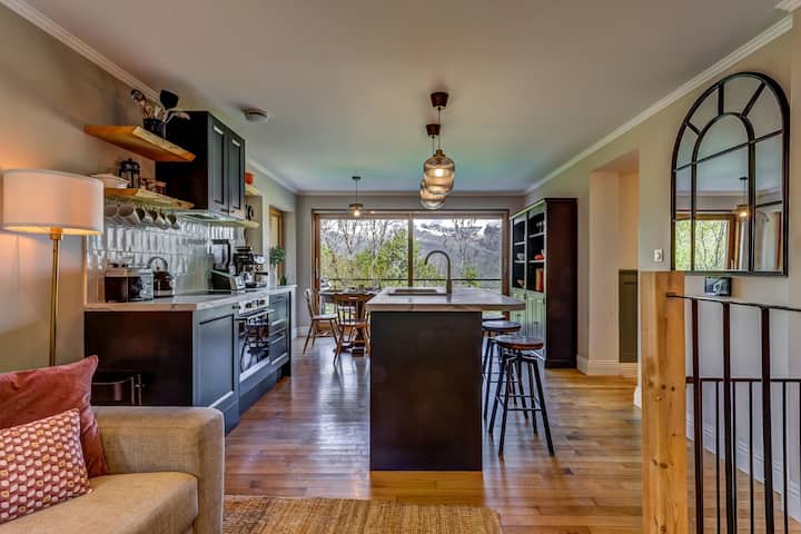 Stunning Views And Central Location - Passy